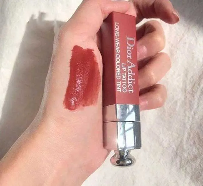 Top 15 thỏi son màu đỏ đất đẹp nhất chất xịn giá dưới 300K