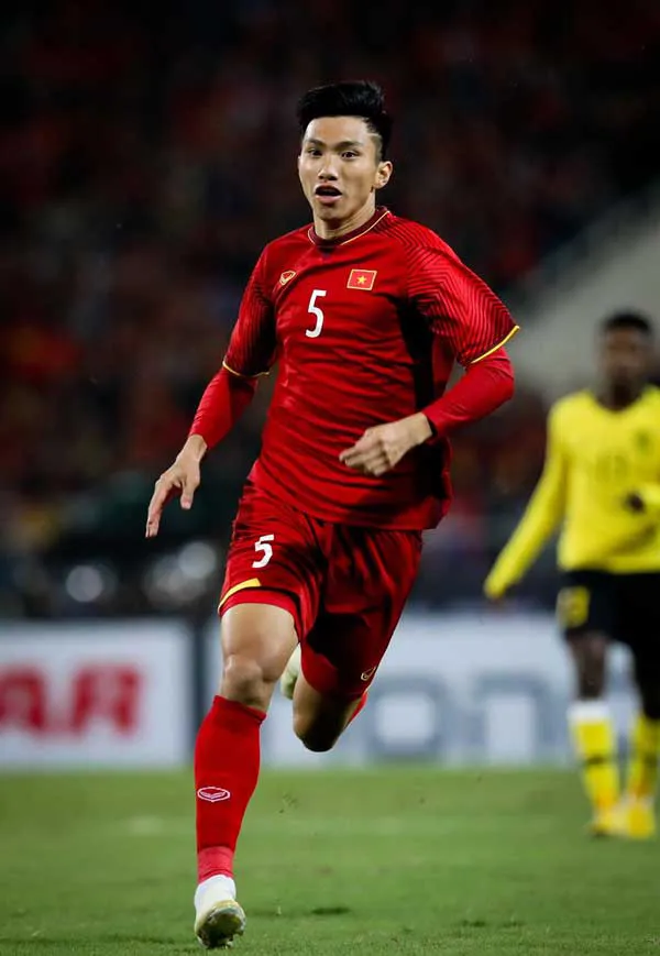 Top 12 mẫu giày đá bóng Adidas chính hãng tốt nhất hiện nay