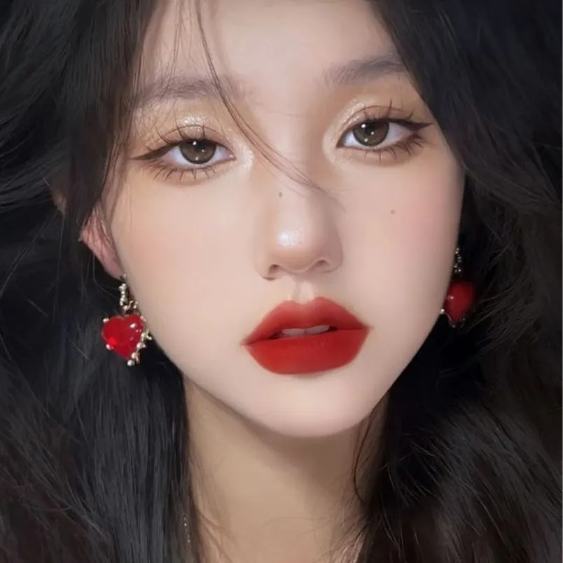 Makeup tone lạnh là gì? 10 cách trang điểm tone lạnh cuốn hút nhất