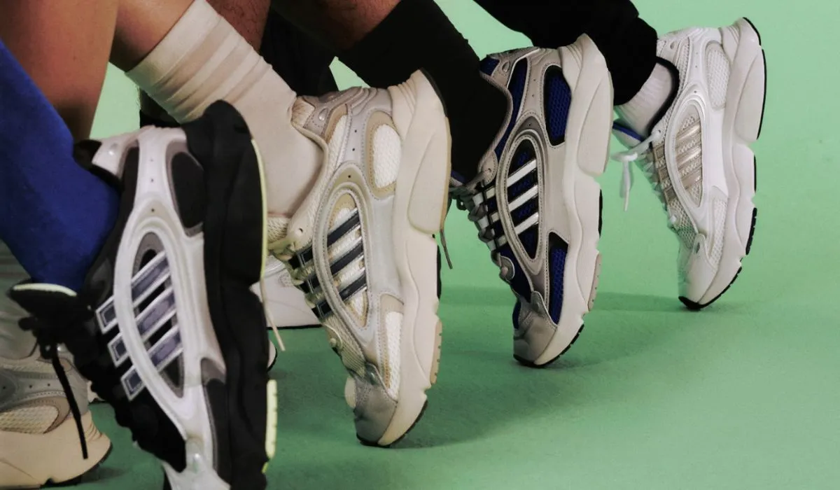 Mẫu giày Adidas 2000’s Running đánh dấu bước tiến vượt thời gian