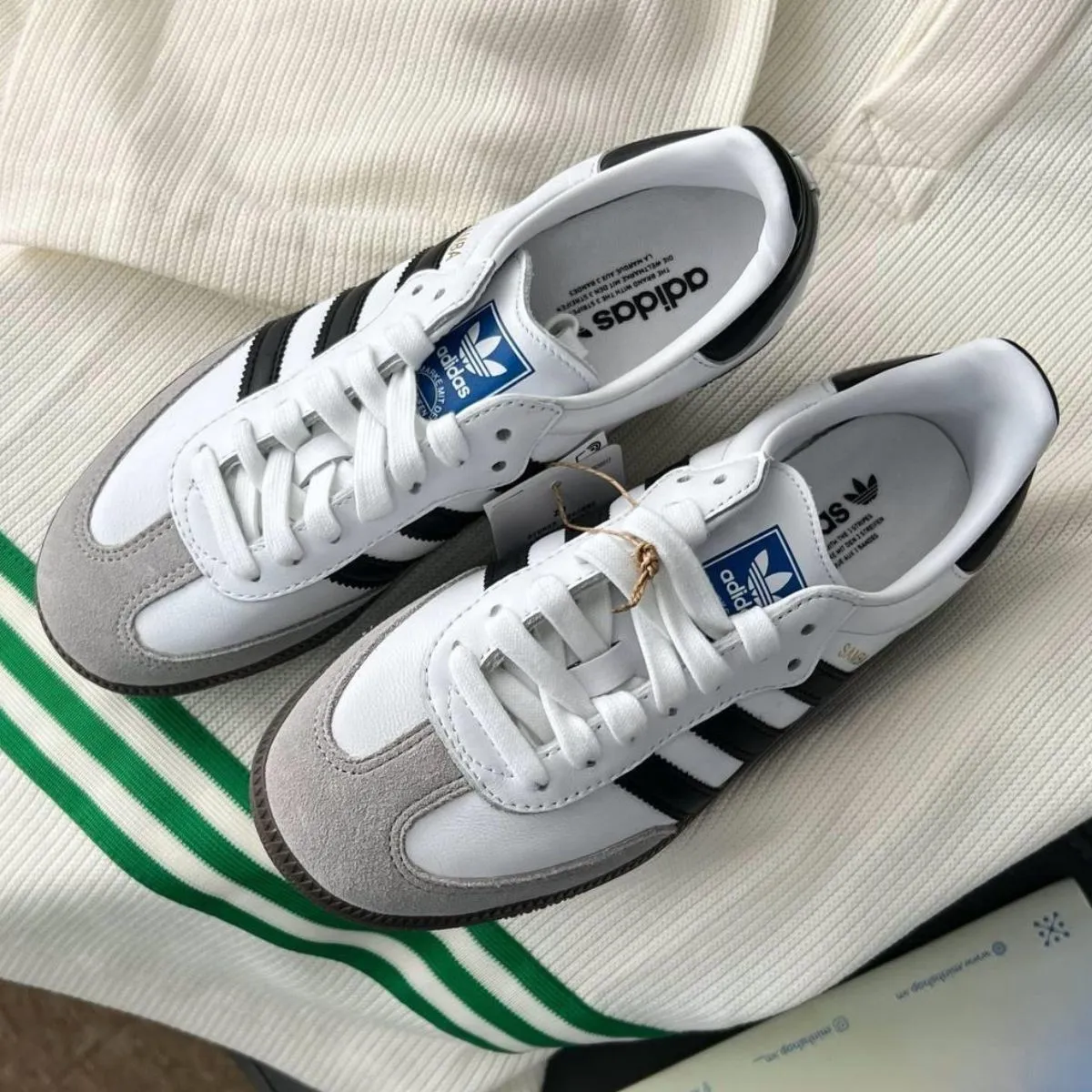 Cách phân biệt giày Adidas Samba thật giả check legit chuẩn nhất