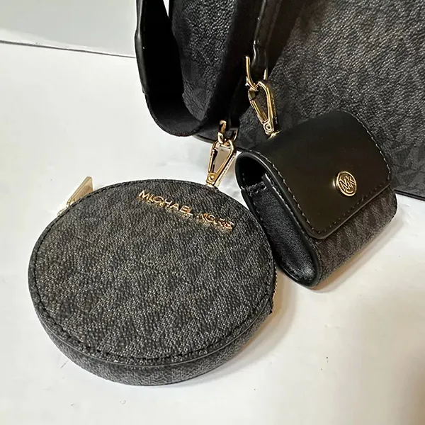 Túi Đeo Chéo Nữ Michael Kors MK Jet Set Travel Small Logo Shoulder Bag With Pouches Màu Đen ...