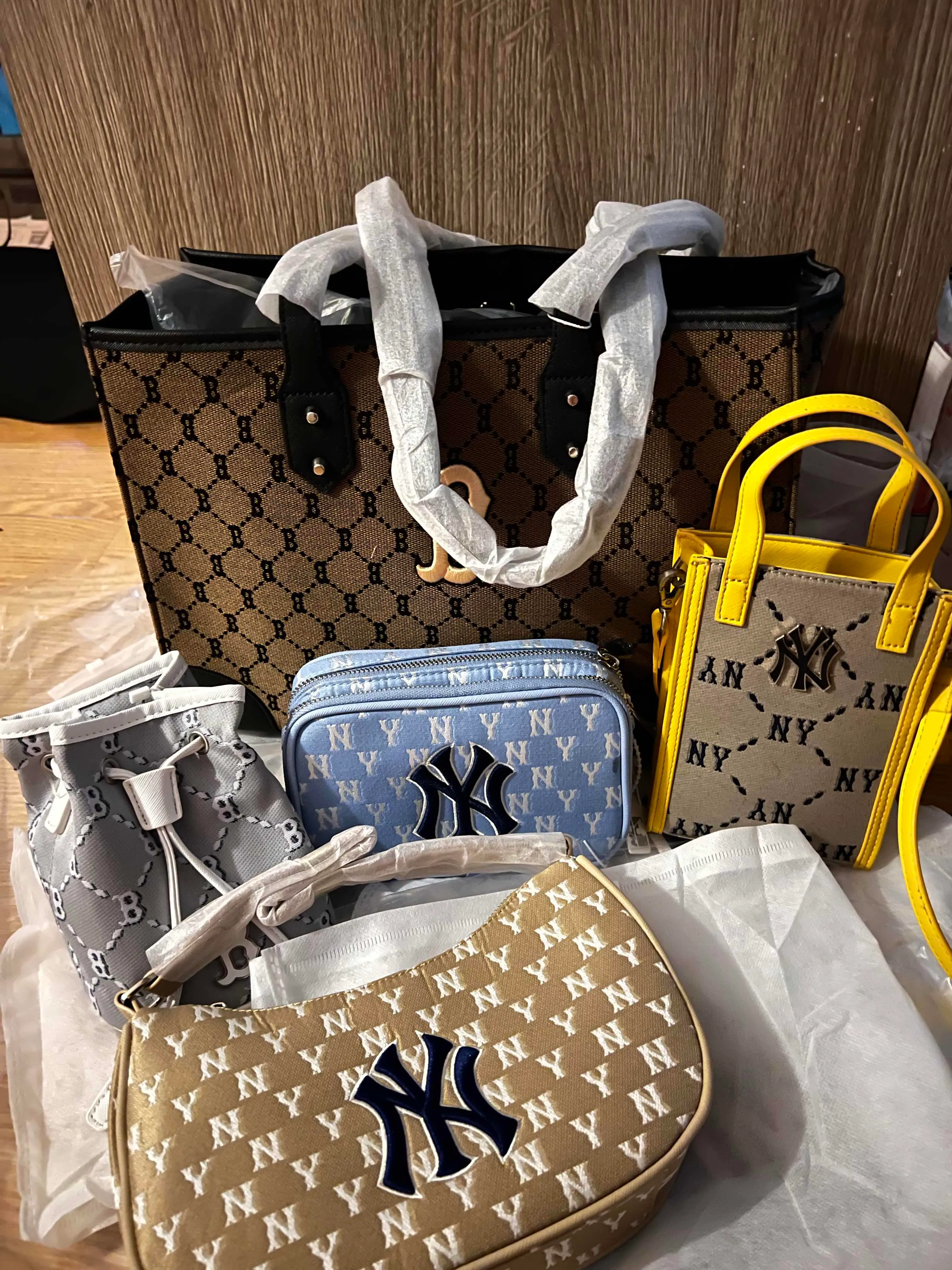 Mua Túi Đeo Chéo Dây Rút MLB Monogram Diamond 3ABMS022N-43GRS Màu Ghi ...