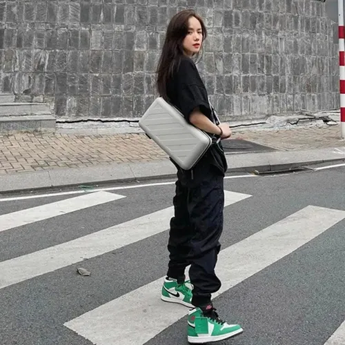 Mua Bộ Trang Điểm Off-White x Amore Pacific Protection Box 5 Món - Off ...