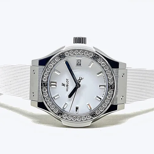 Mua Đồng Hồ Nữ Hublot Classic Fusion White Titanium Diamonds 33mm 581 ...
