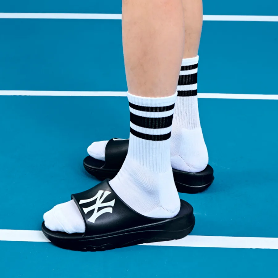 Mua Dép MLB Chunky Slider New York Yankees 3ALPAA123-50BKS Màu Đen Size ...