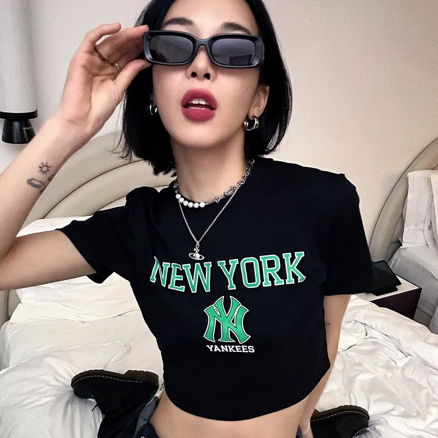 Mua Áo Croptop Nữ MLB Varsity Crop New York Yankees 3FTSV0333-50BKS ...