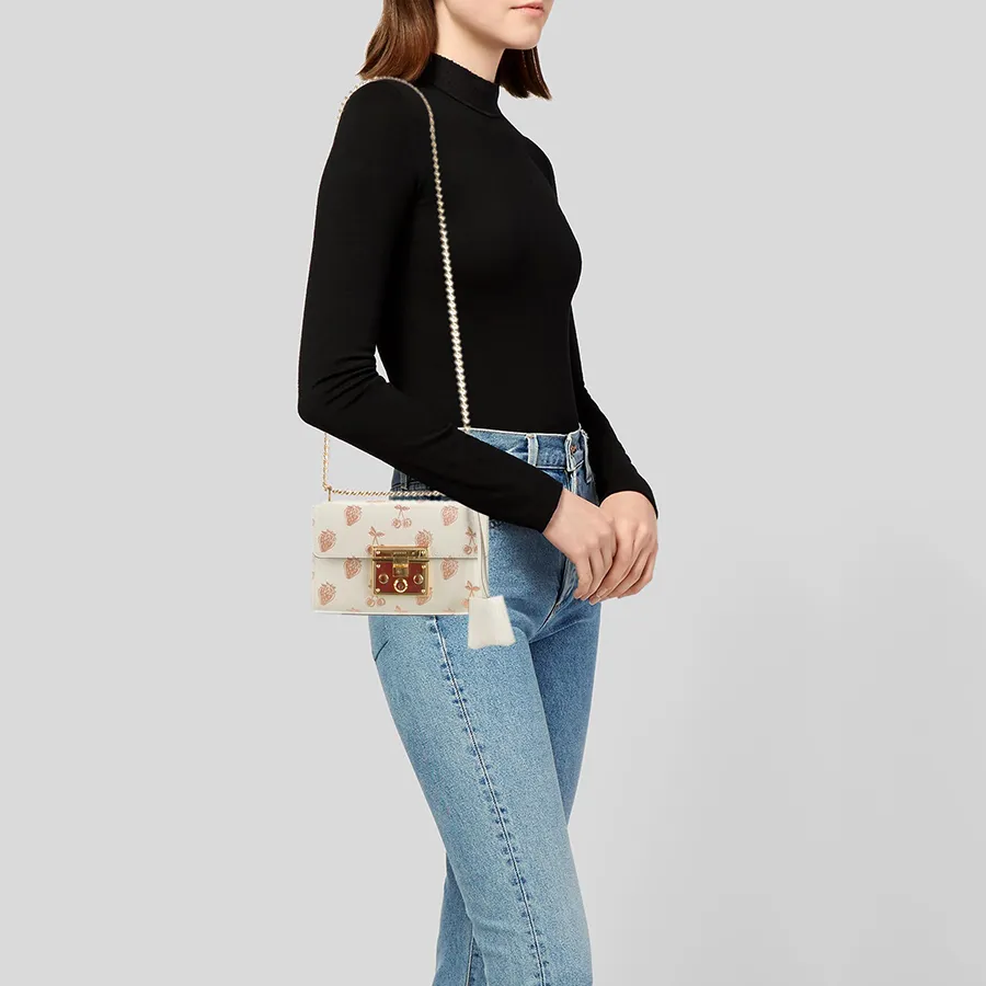 Mua Túi Đeo Vai Nữ Gucci Berry Padlock Small Shoulder Bag Màu Trắng ...